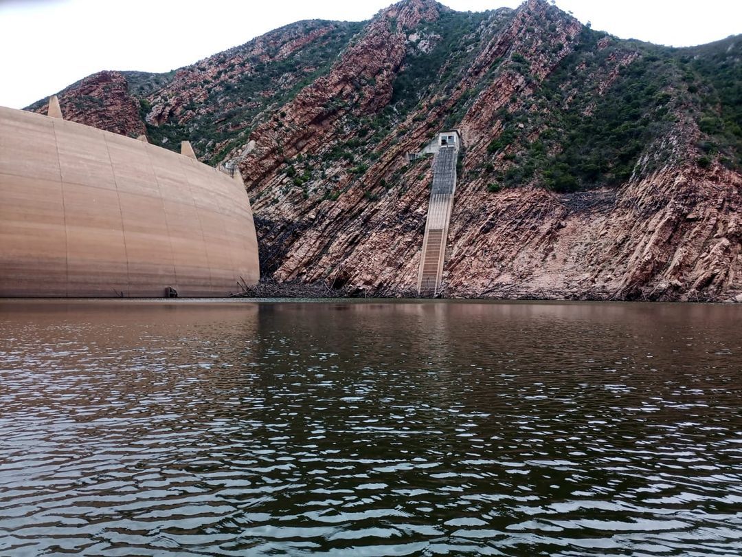 Kouga Dam pictures say it all. God is good! - gatewaynews.co.za