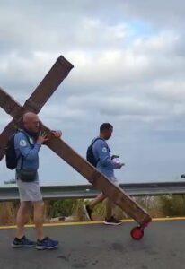 Reini taking 10 000km cross walk 'one day at a time' - gatewaynews.co.za