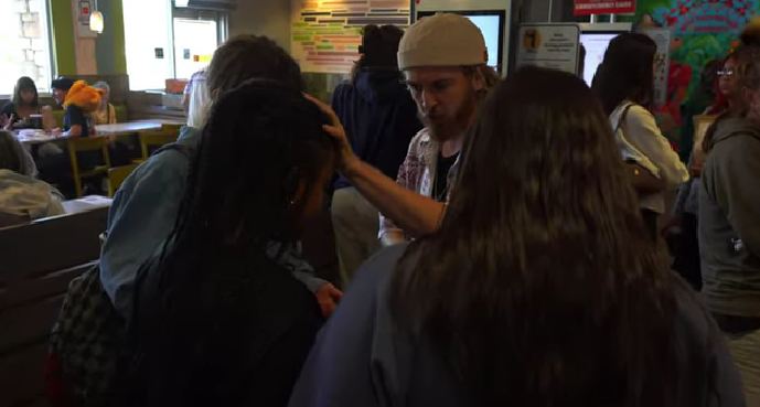 WATCH: Jesus encounters in a McDonalds - gatewaynews.co.za